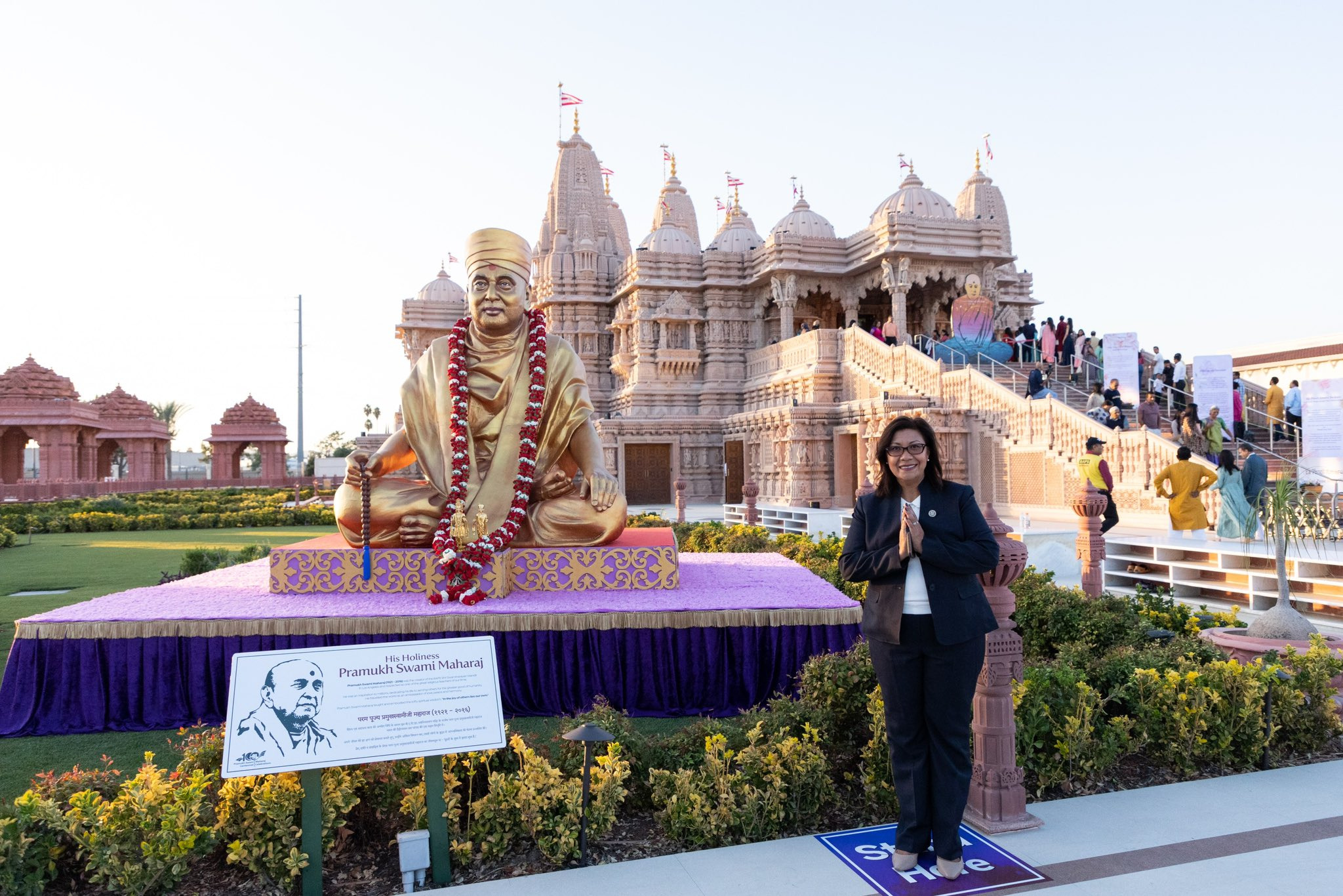 Diwali 2022: Visits by Elected Officials - BAPS Public Affairs