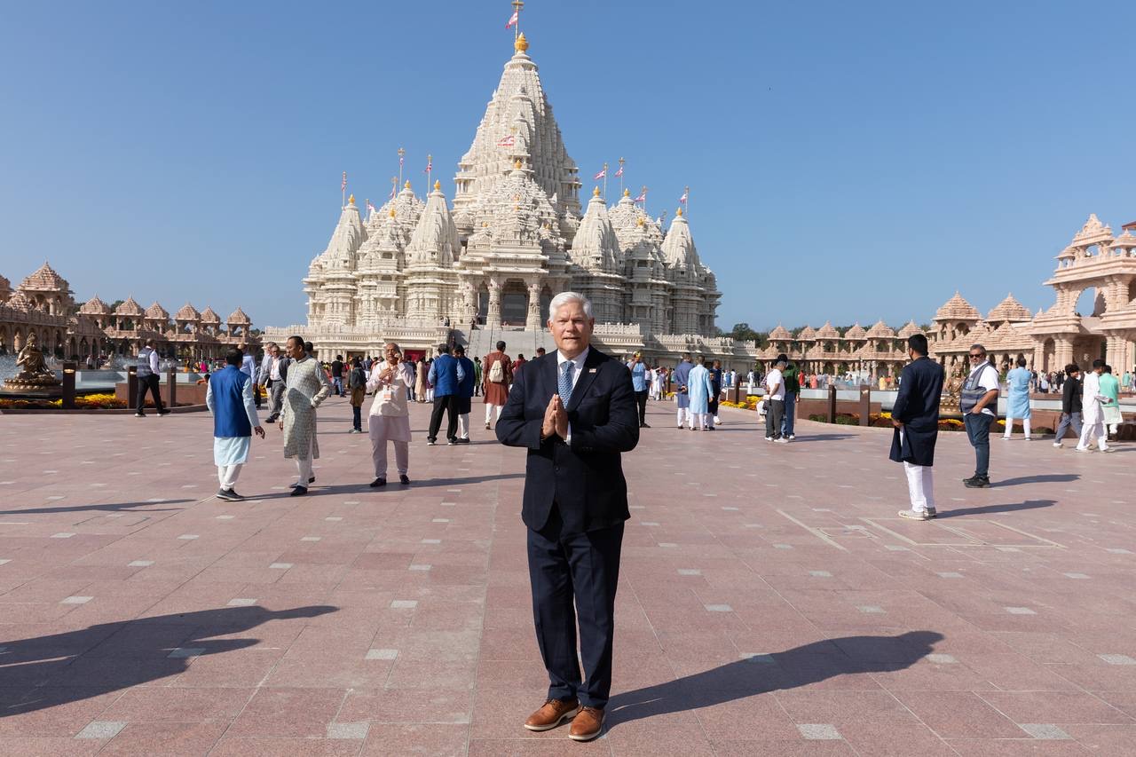 October 8, 2023: BAPS Swaminarayan Akshardham - A Hindu Temple in New ...