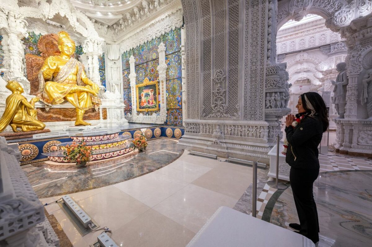 Former Congresswoman Tulsi Gabbard's Inspirational Visit to BAPS ...